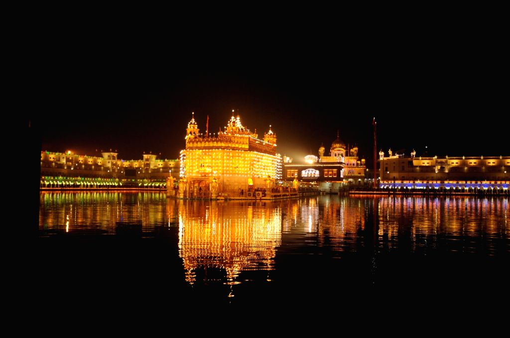 Golden Temple illuminated on Guru Gobind Singh Jayanti