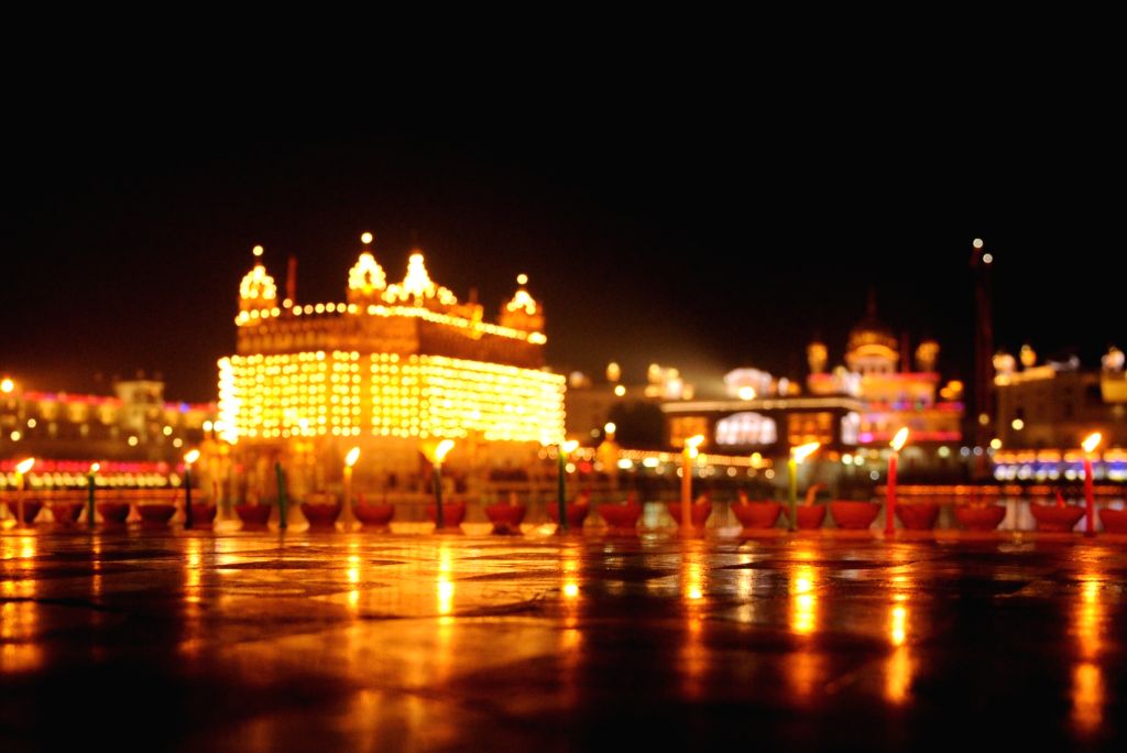 Golden Temple illuminated on Guru Gobind Singh Jayanti