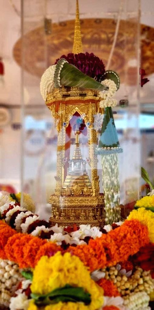 Free Photo : An urn from Thailand, containing the ashes of Lord Gautama ...