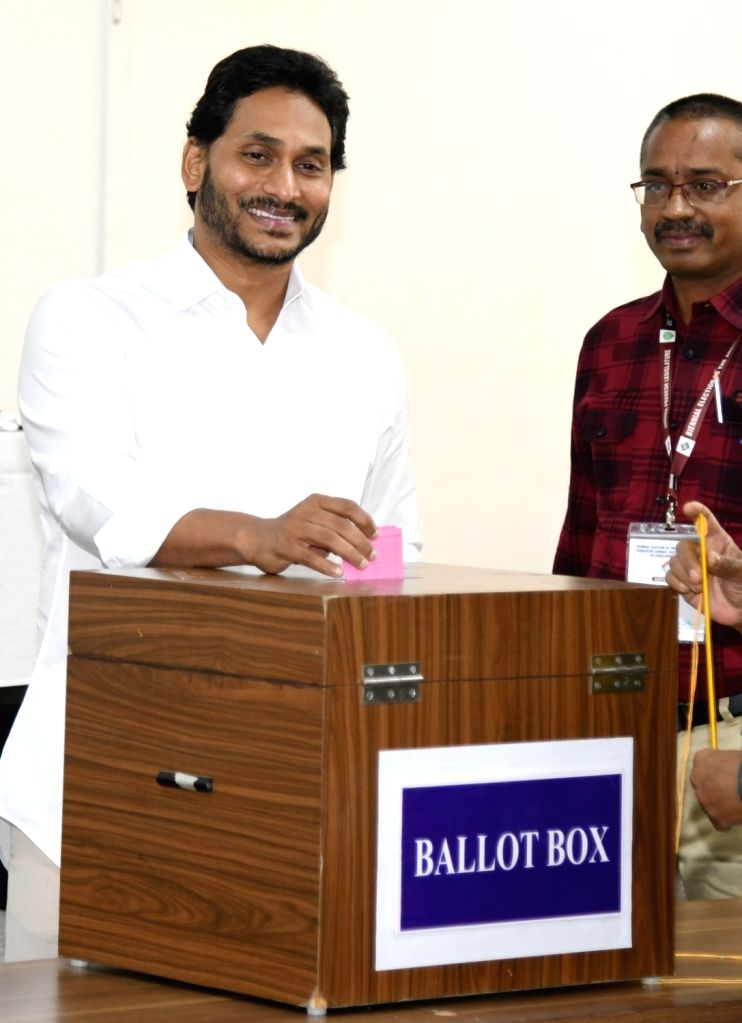 Free Photo : Andhra MLAs cast votes