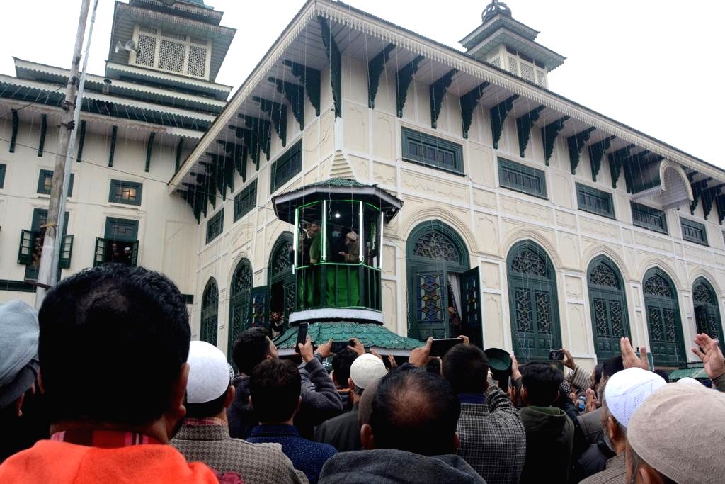 Reverence for 'Peer Dastgeer', common to Kashmiri Muslims and Pandits