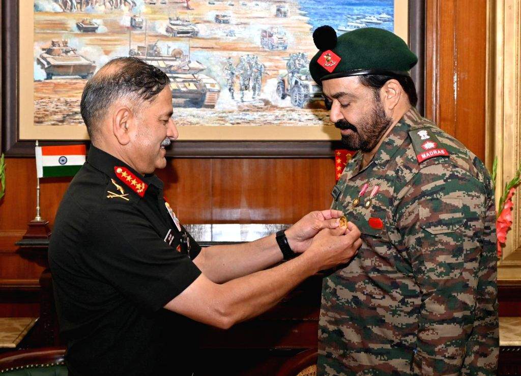 Army Chief Felicitates Actor Mohanlal