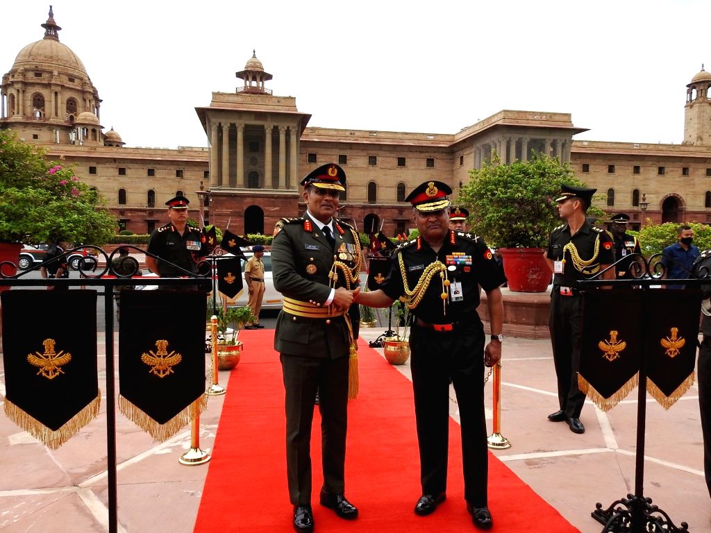 Army Chief General Manoj Pandey receives Major General Abdulla Shamaal