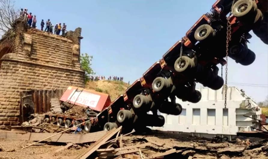 Free Photo : Army engineers begins construction of British era bridge ...