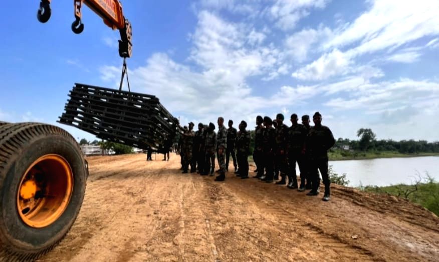 Free Photo : Army engineers begins construction of British era bridge ...
