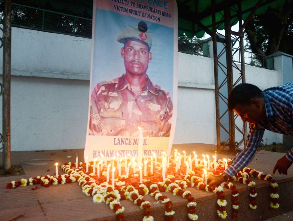 Army personnel pay tribute to ance Naik Hanumanthappa Koppad