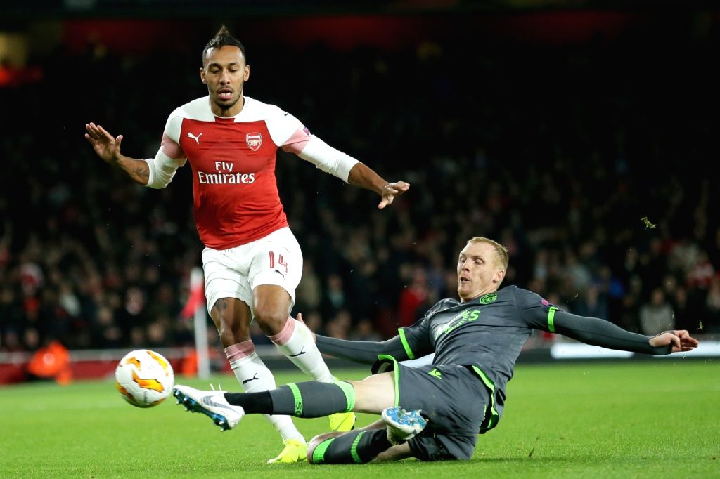 Arsenal beat Cardiff 2-1, Sala remembered with tributes
