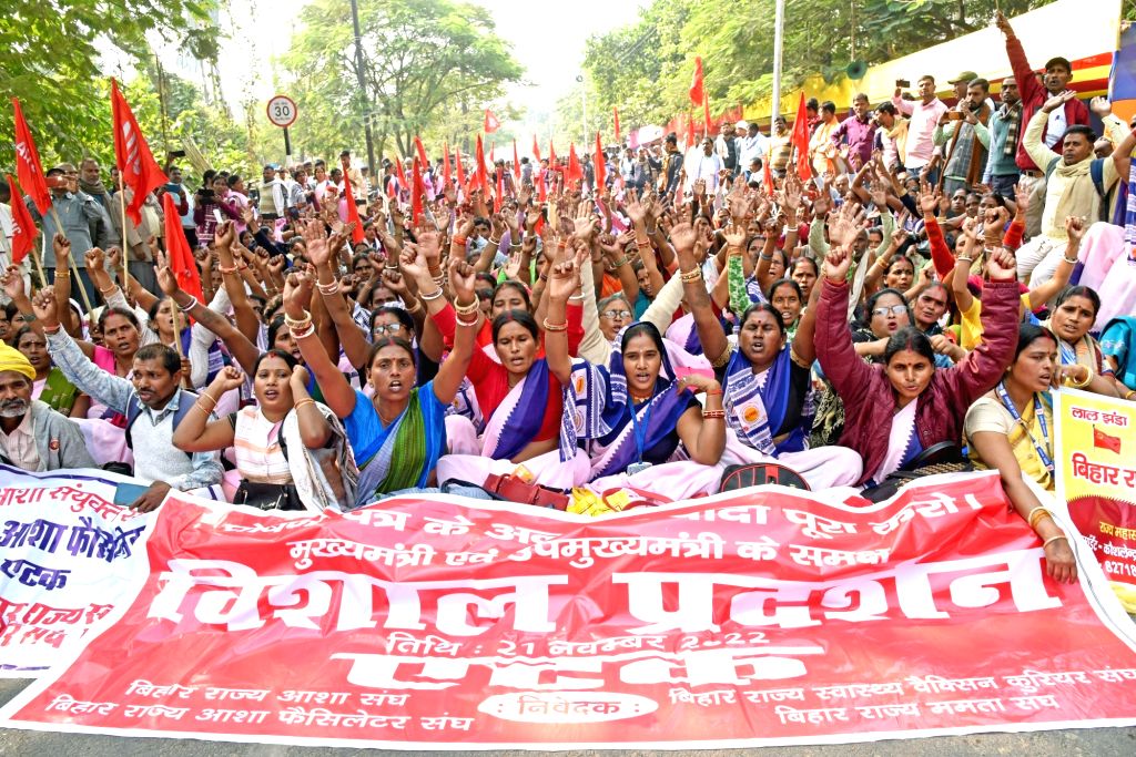 ASHA health workers and vaccine courier Mamta health workers raise ...