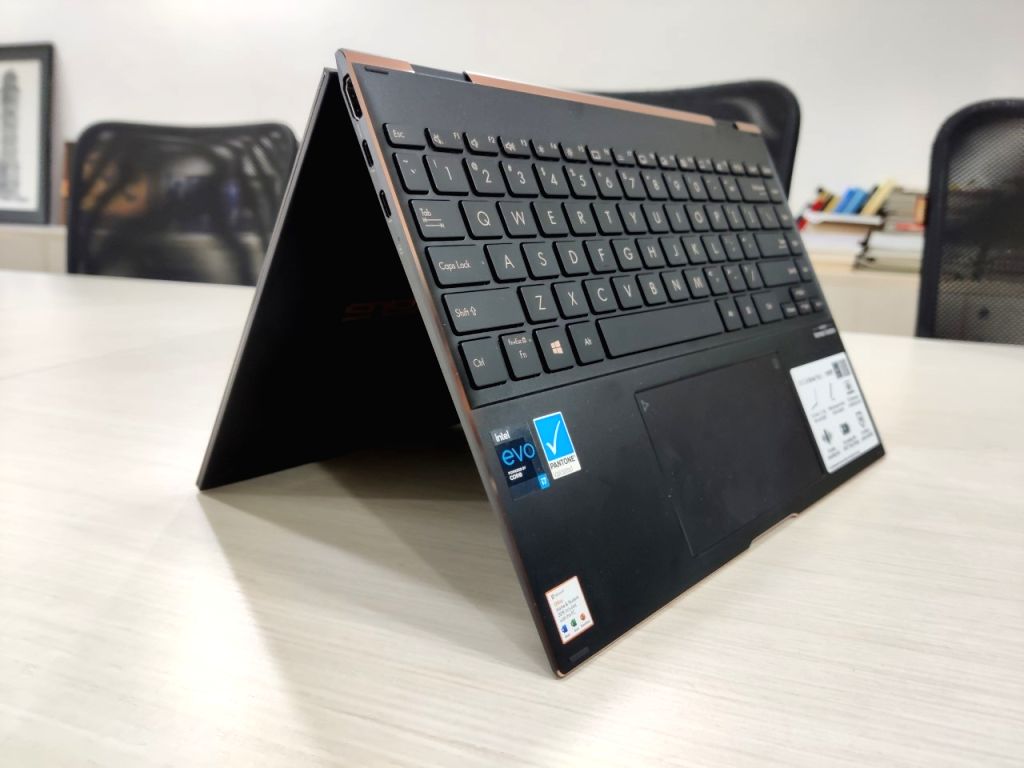 Asus ZenBook Flip S: An ultimate combination of style and power