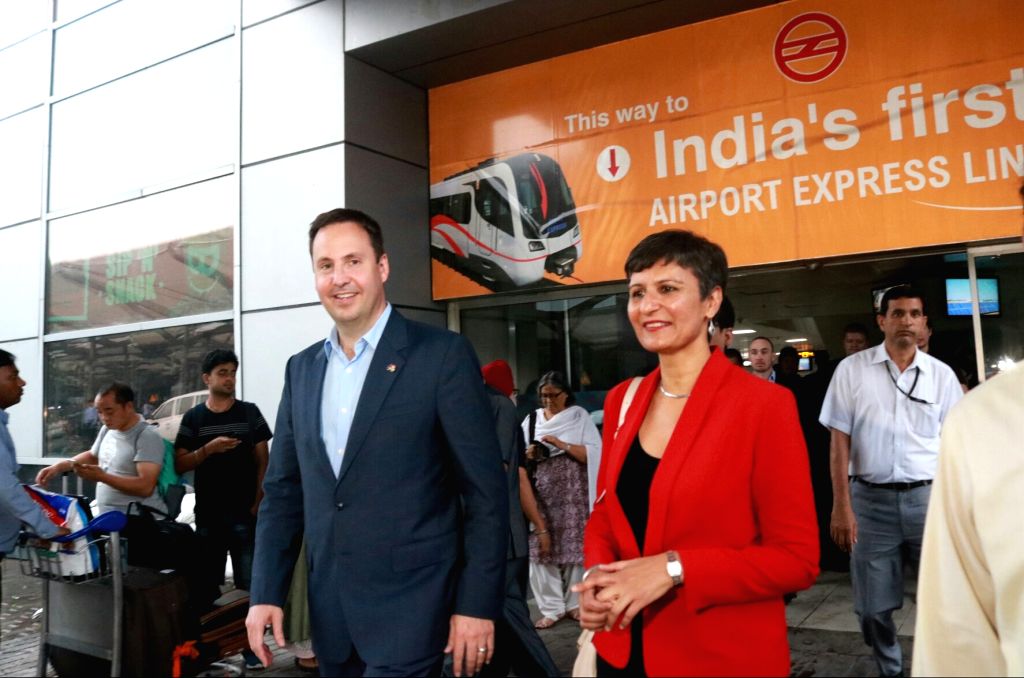Steven Ciobo, Harinder Sidhu visit Airport Express Metro Line
