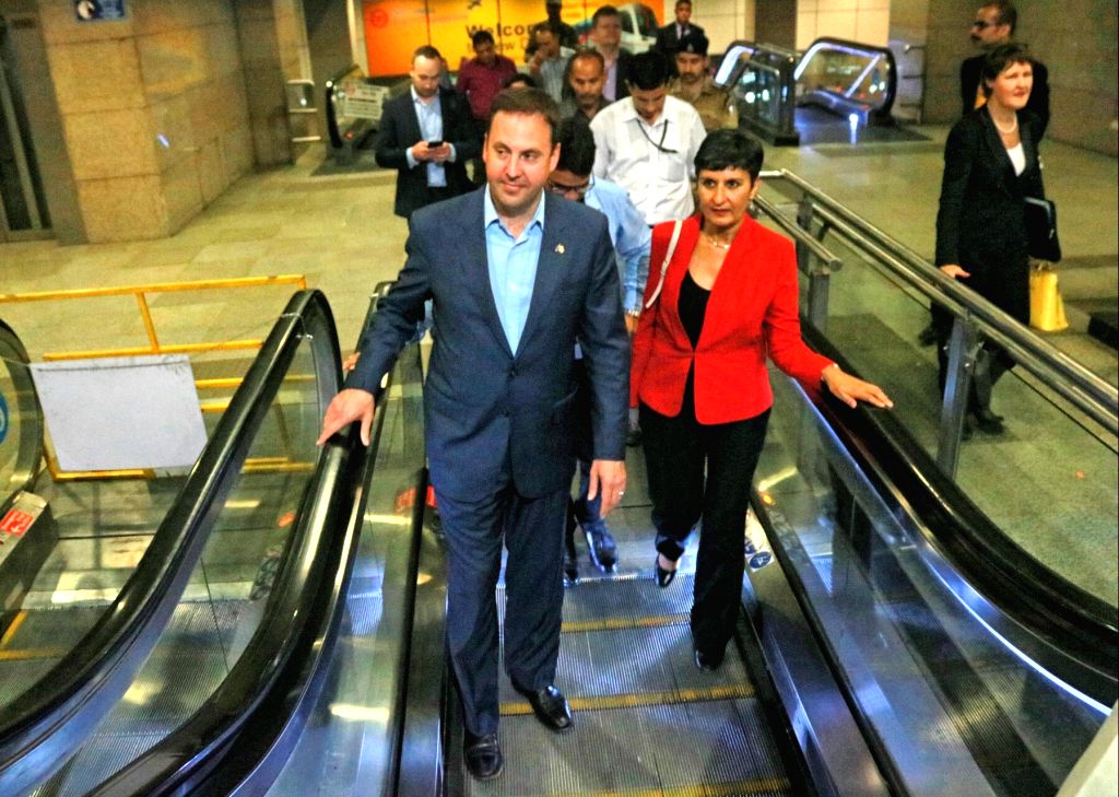 Steven Ciobo, Harinder Sidhu visit Airport Express Metro Line