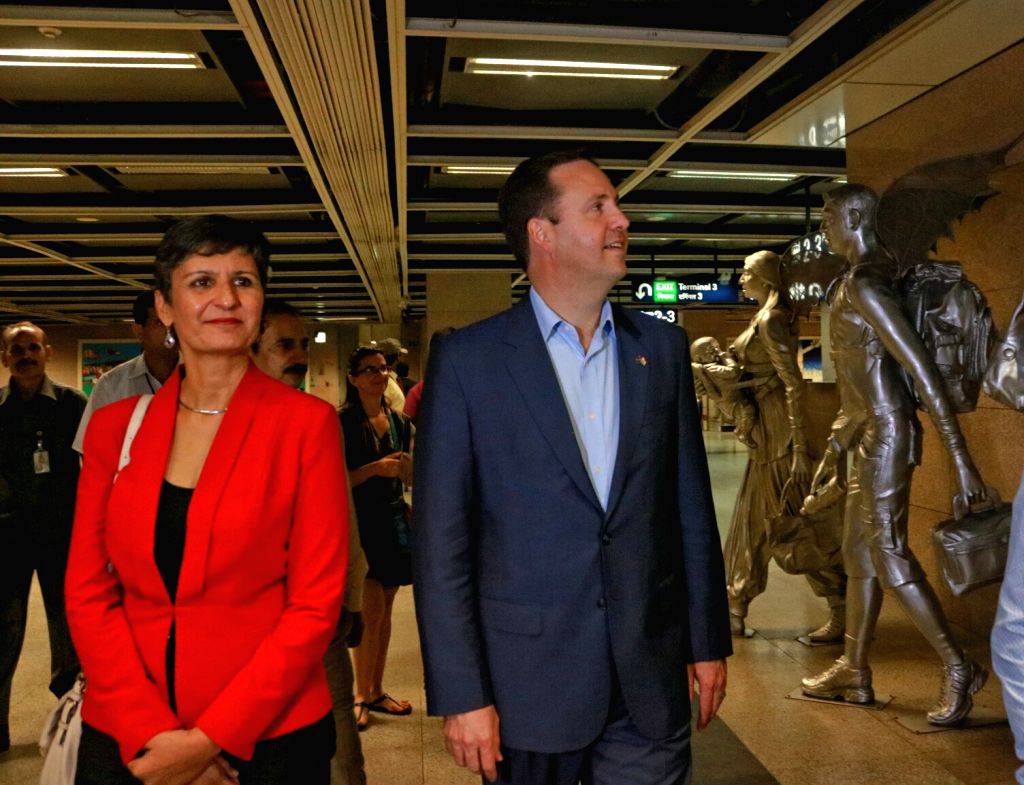 Steven Ciobo, Harinder Sidhu visit Airport Express Metro Line