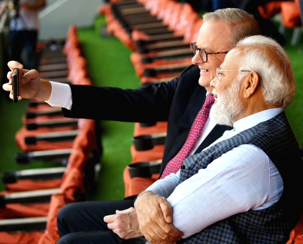 :Ahmedabad:Anthony Albanese,takes selfie with Indian Prime Minister ...