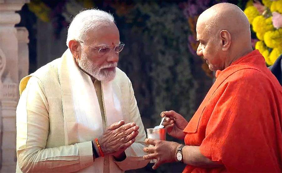 Ayodhya : Prime Minister Narendra Modi breaks his fast after the Pran ...