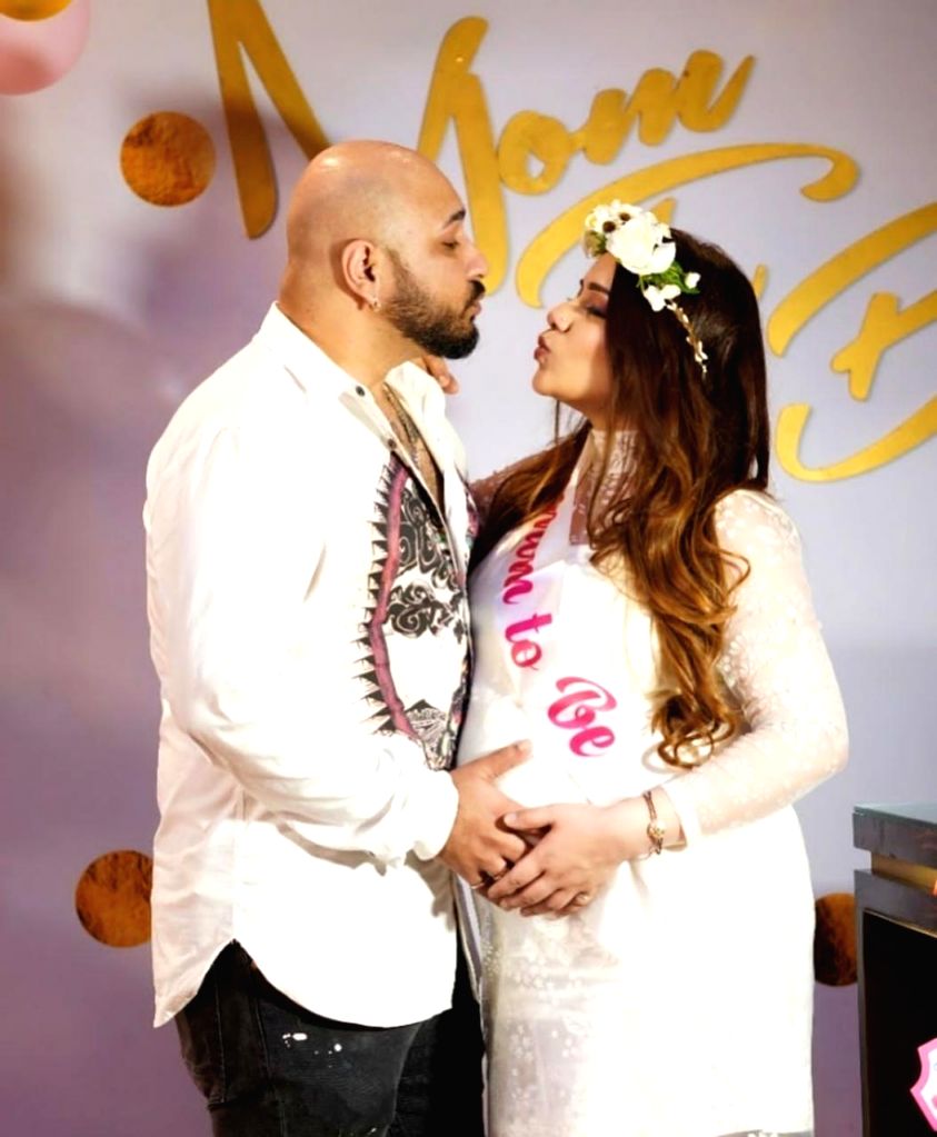 Free Photo: B Praak to be a father soon