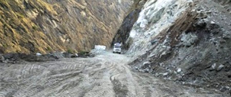 Free Photo :Badrinath Yatra route opened after hard work of administration