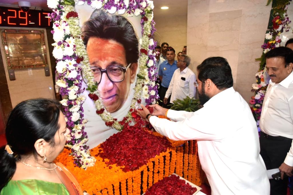 Free photo : Balasaheb Thackeray portrait unveiled in MAHARASHTRA ...