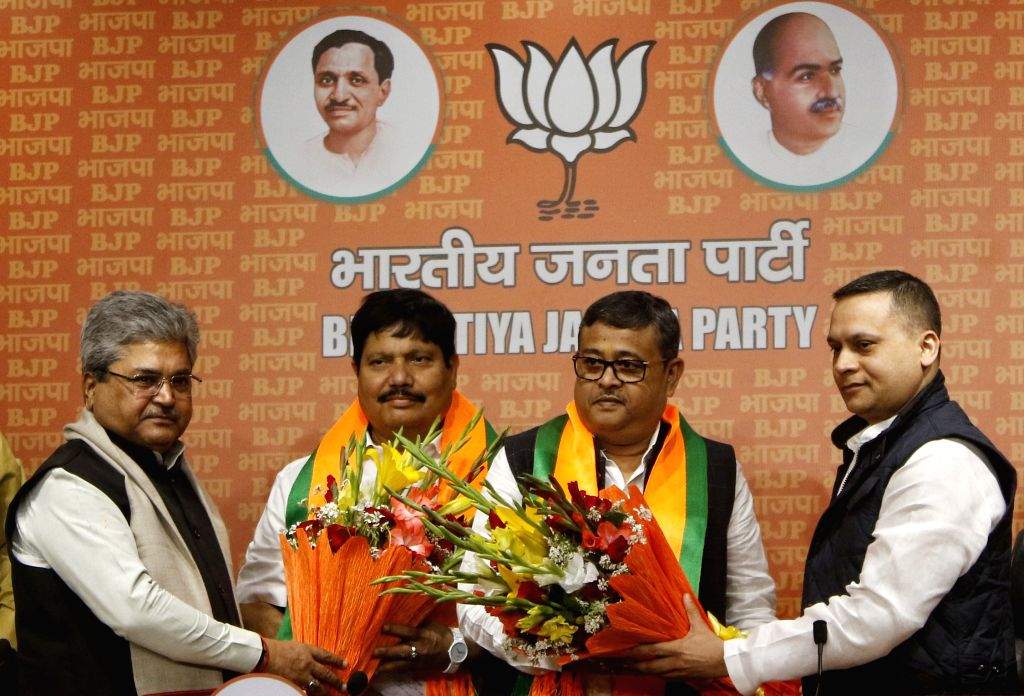 Barrackpore MP Arjun Singh and TMC's Tamluk MP Dibyendu Adhikari join ...