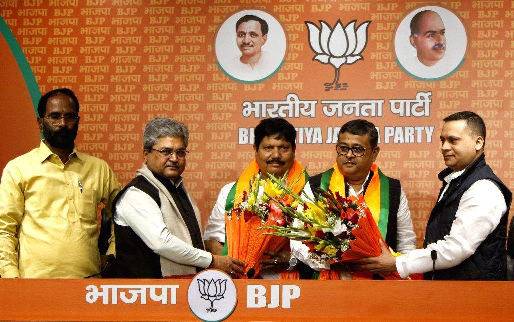 Barrackpore MP Arjun Singh and TMC's Tamluk MP Dibyendu Adhikari join ...