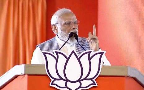 'Beacon of integrity, dedication', PM Modi greets Advani on his 96th ...
