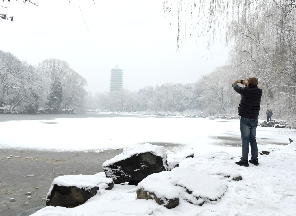 CHINA-BEIJING-SNOW