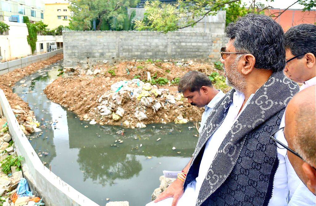 DK Shivakumar Inspects Waterlogging at Manyata Tech Park