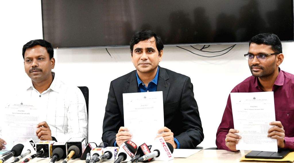 Bengaluru : Karnataka Chief Electoral Officer Manoj Kumar Meena ...