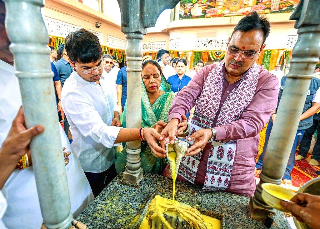 Bhajanlal Sharma Offers Prayers at Shrinath Ji Temple