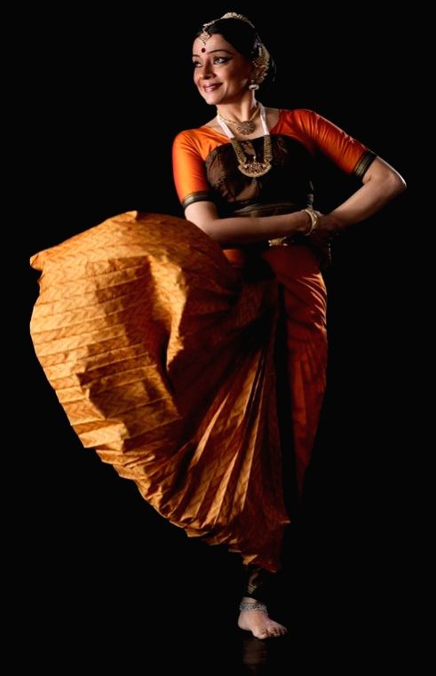 Free photo : Bharatanatyam dancer Malavika Sarukkai