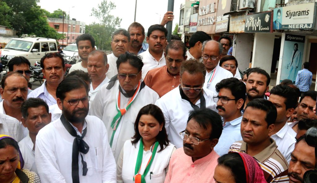 Cong in MP stages protest over Rahul's disqualification from LS