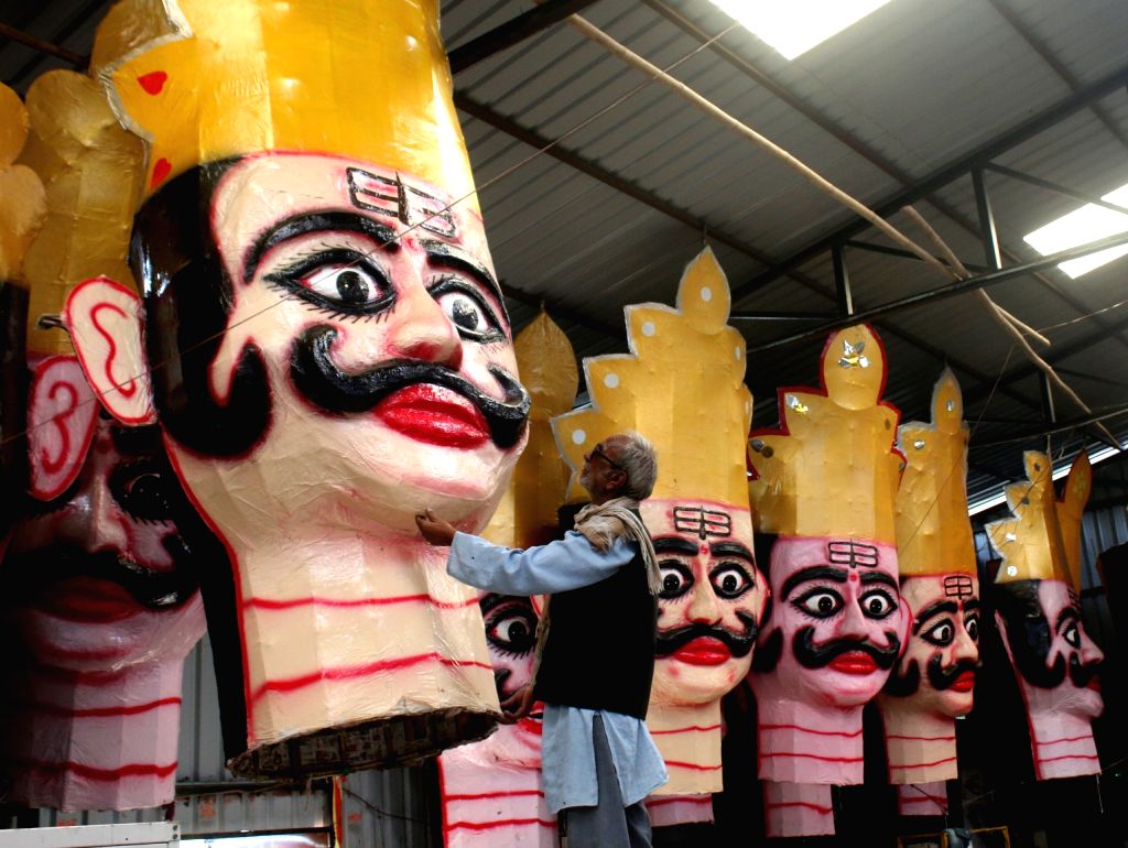 : Bhopal: Huge effigies of Ravana's head getting prepared ahead of Dussehra