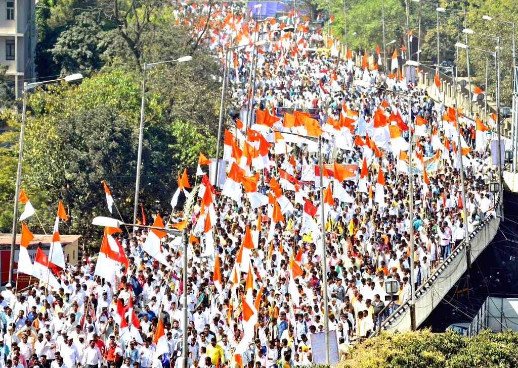Bhovi Community people in large numbers take out a protest rally