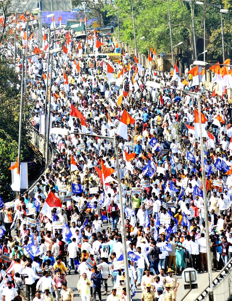 Bhovi Community people in large numbers take out a protest rally