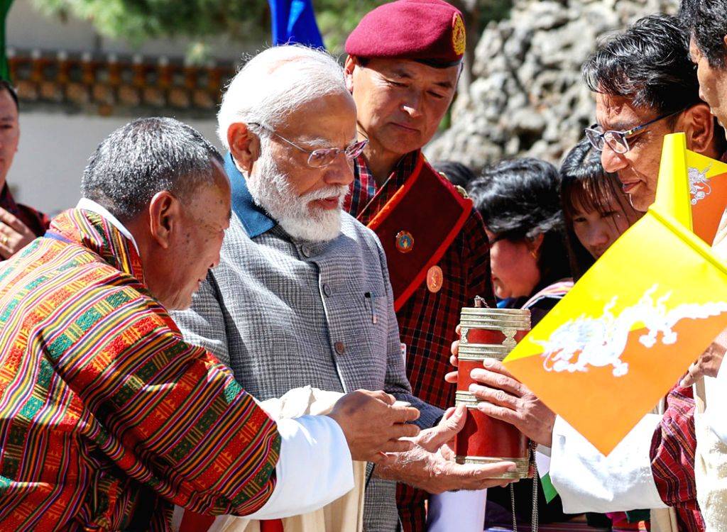 Bhutan : Prime Minister Narendra Modi receives a warm welcome upon his ...