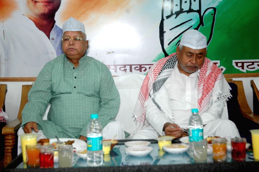 Nitish, Lalu attend Congress Iftaar party