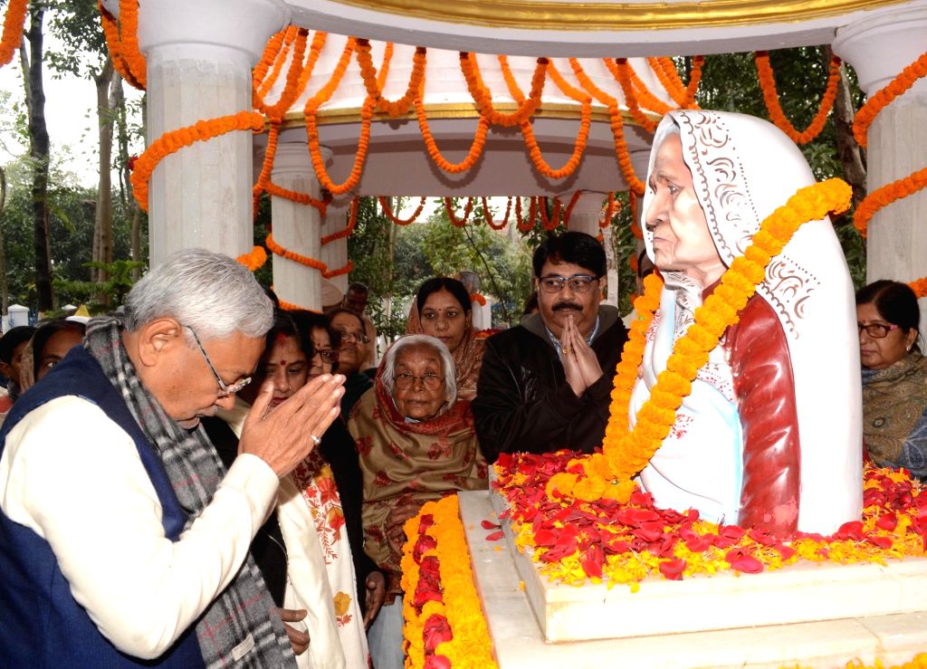 Nitish Kumar pays tribute to his mother Parmeshwari Devi