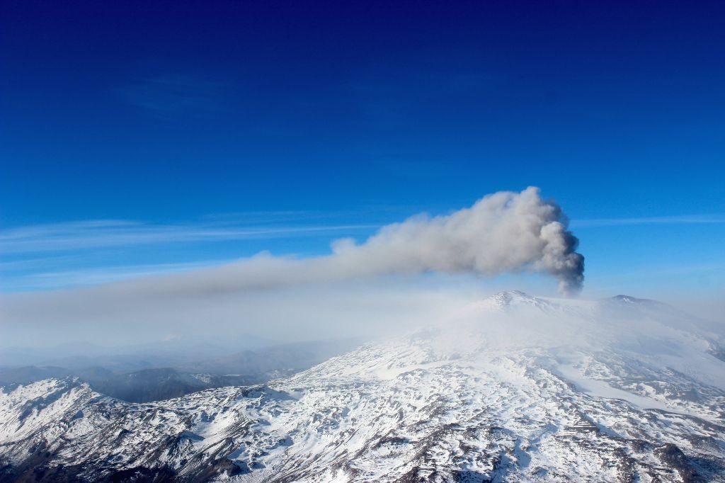 Copahue volcano spewing ash in Biobio Region