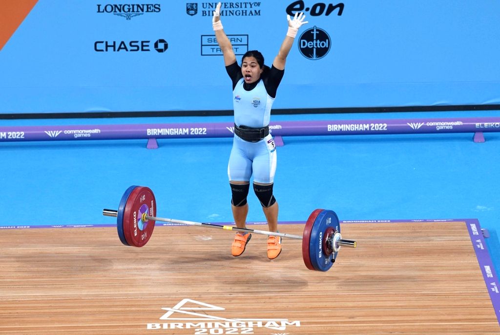 CWG 2022: Indian weightlifter Bindyarani Devi wins silver medal in ...