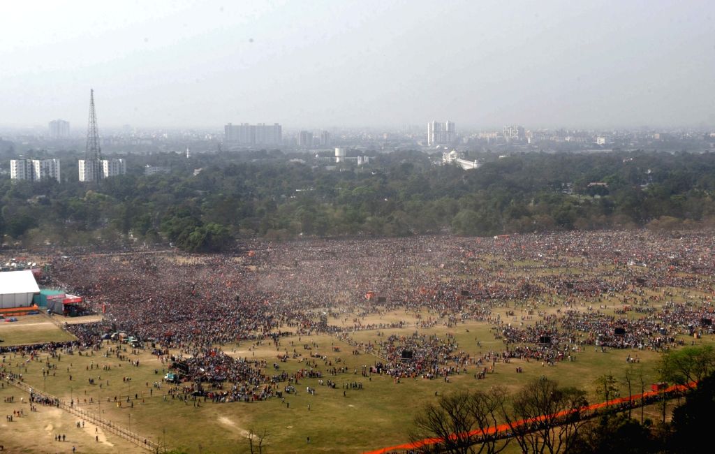 BJP activists at Brigade Parade Ground during BJP public meeting