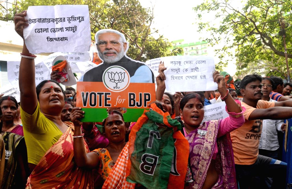 BJP activists from various constituencies shout slogans to protest ...