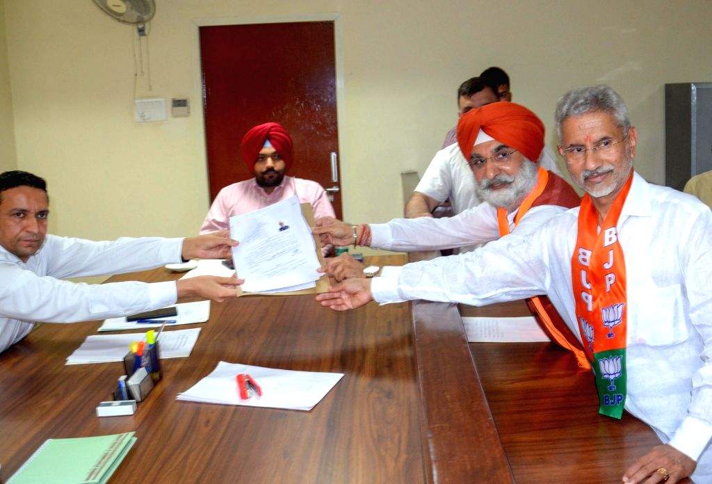 BJP candidate Taranjit Singh Sandhu files his nomination papers for Lok ...