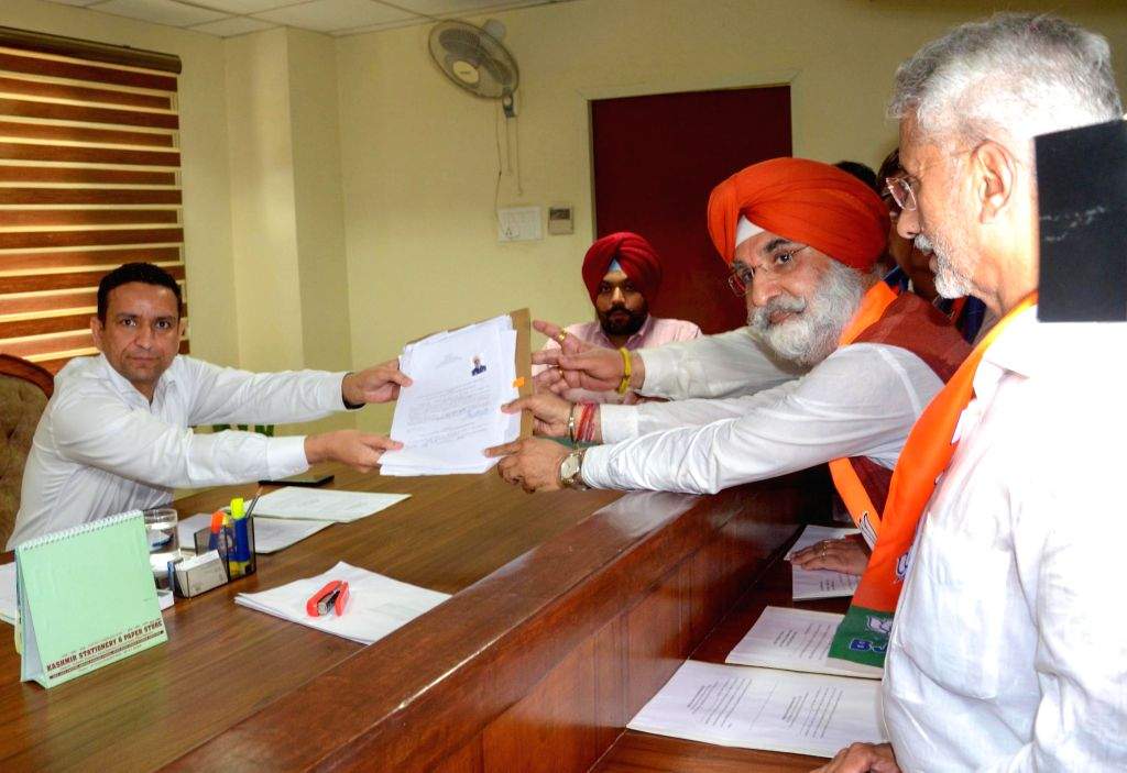 BJP candidate Taranjit Singh Sandhu files his nomination papers for Lok ...