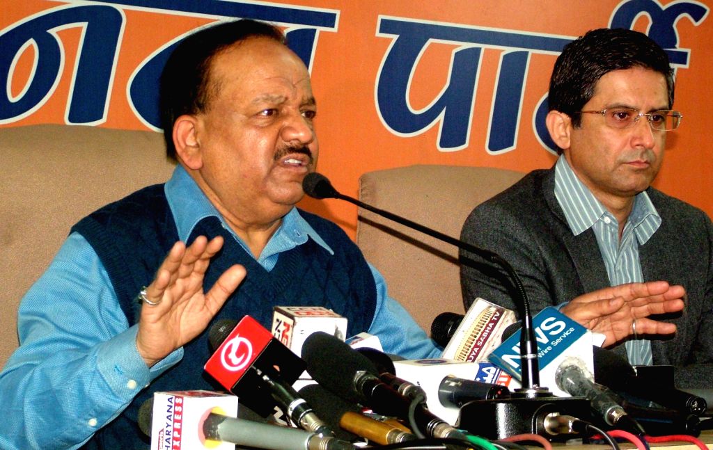 Harsh Vardhan addressing a press conference