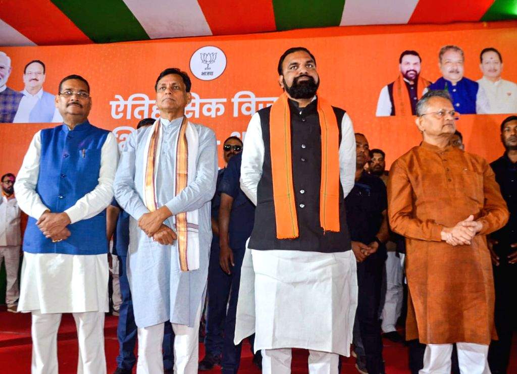 BJP Leaders Celebrate Lead in Bihar Polls