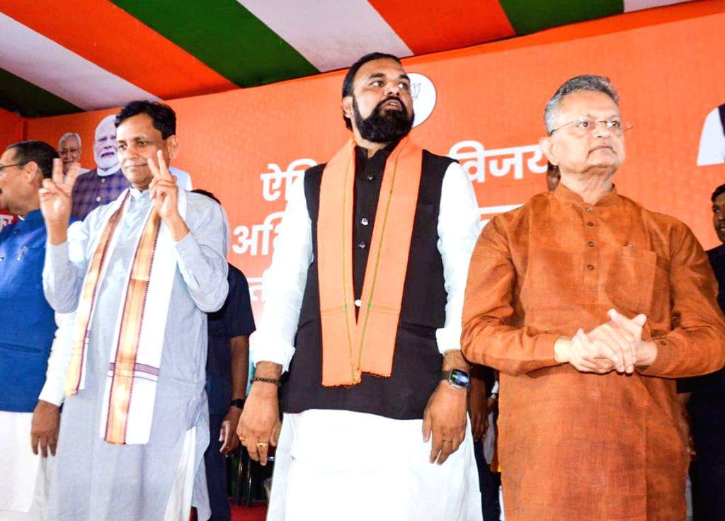 BJP Leaders Celebrate Lead in Bihar Polls