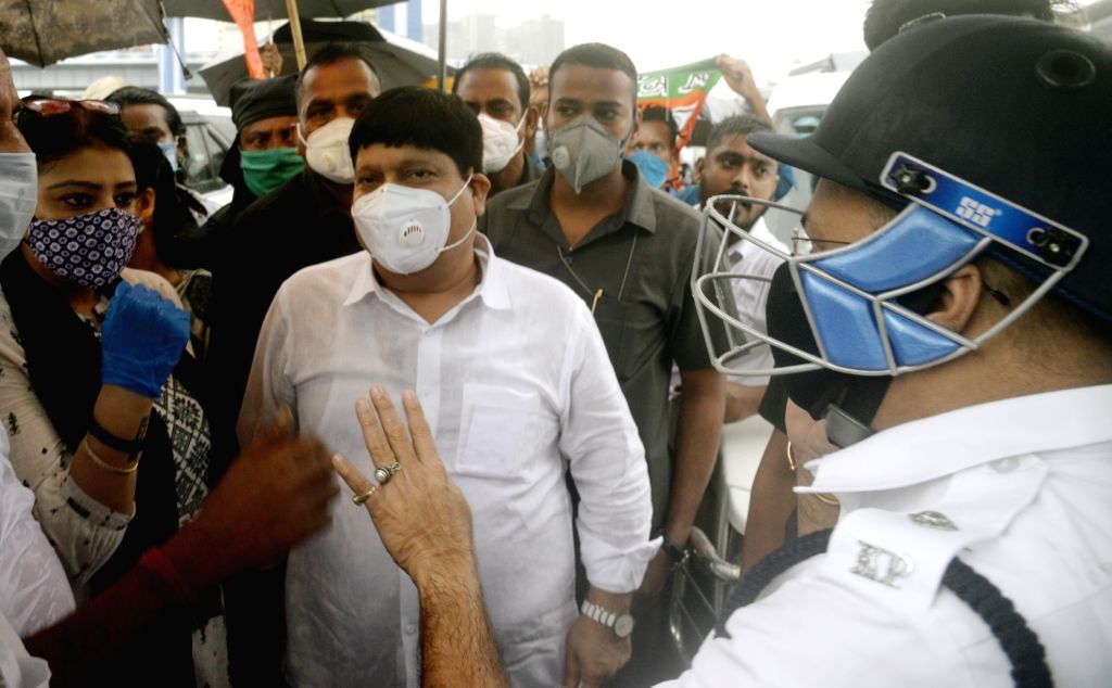 BJP MP Arjun Singh protests against violence on party leaders and workers