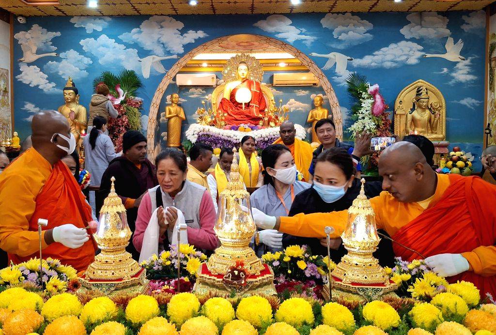 Bodh Gaya: Sacred Relic Darshan at Jayashri Mahabodhi Vihara