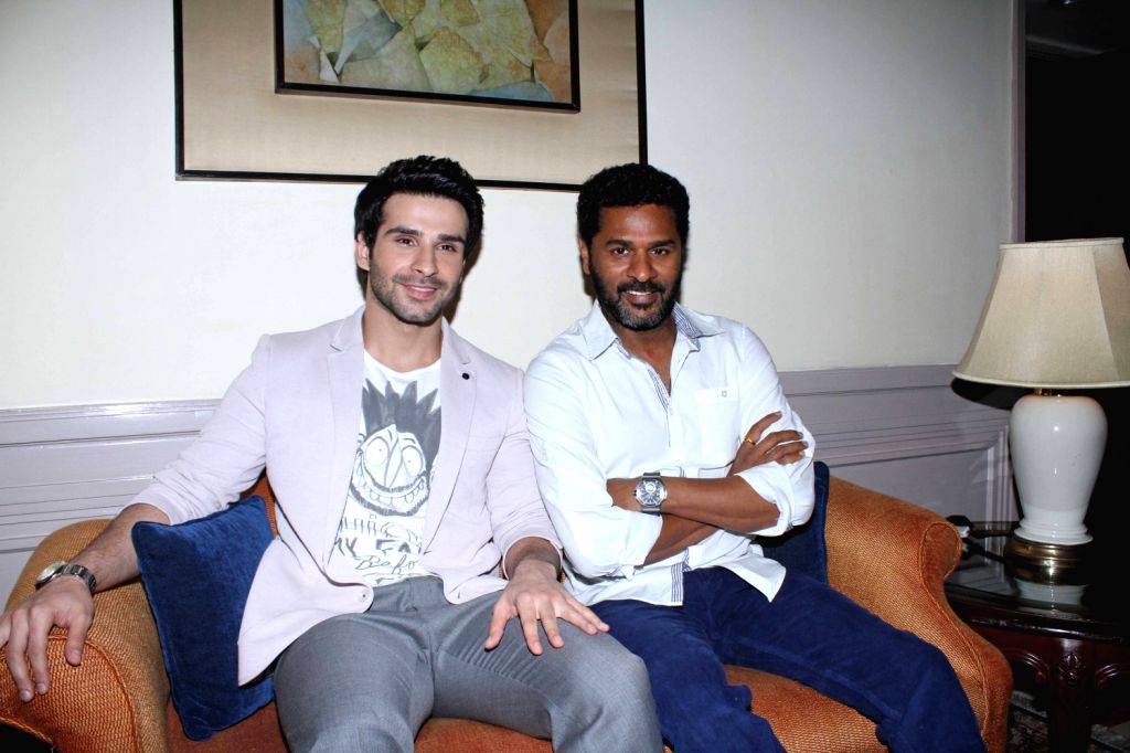 Promotion of upcoming movie Ramaiya Vastavaiya in Kolkata
