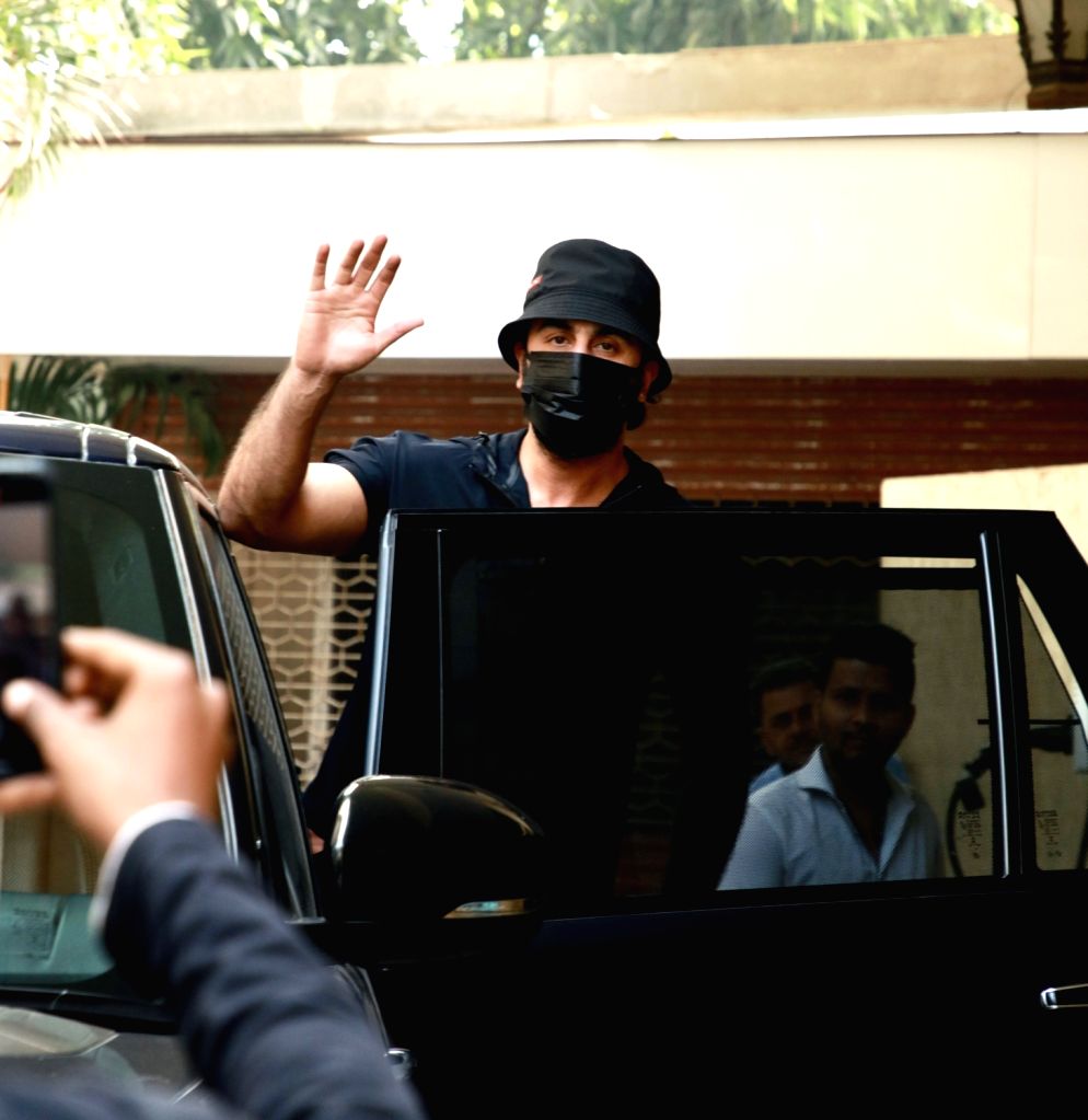 : Mumbai: Bollywood actor Ranbir Kapoor spotted outside a dubbing studio