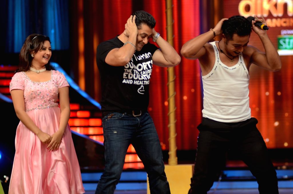 Salman Khan & Katrina Kaif on Jhalak Dikhla Jaa 5
